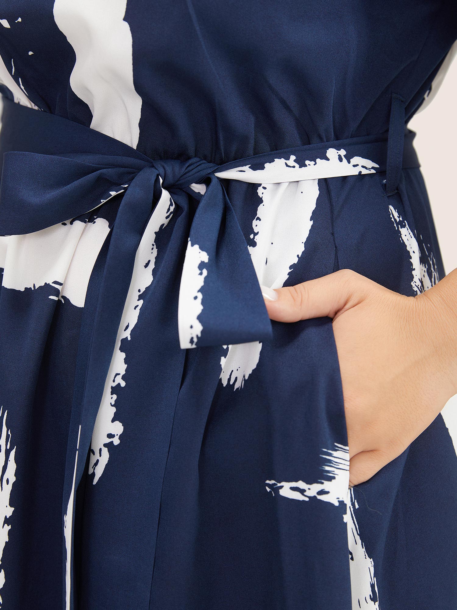 Brush Print Keyhole Belted Pocket Flutter Dress – BloomChic