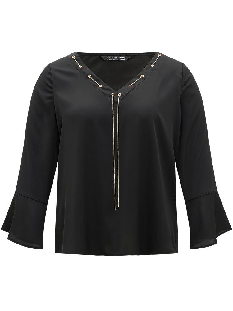 Contrast Chain Bell Sleeve Eyelet Blouse – BloomChic
