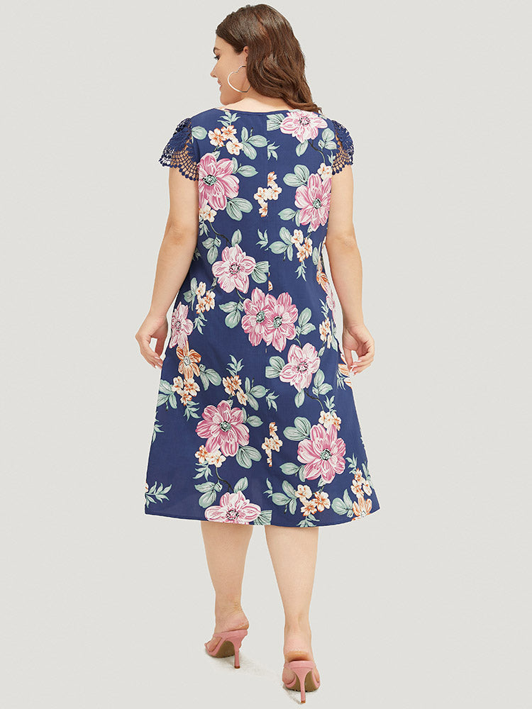 Floral Pocket Keyhole Lace Cap Sleeve Flutter Dress – BloomChic