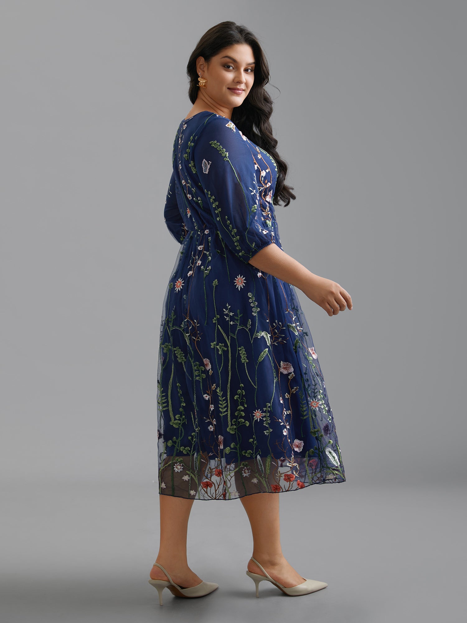 Floral Embroidered Elastic Waist Lined Midi Dress – BloomChic