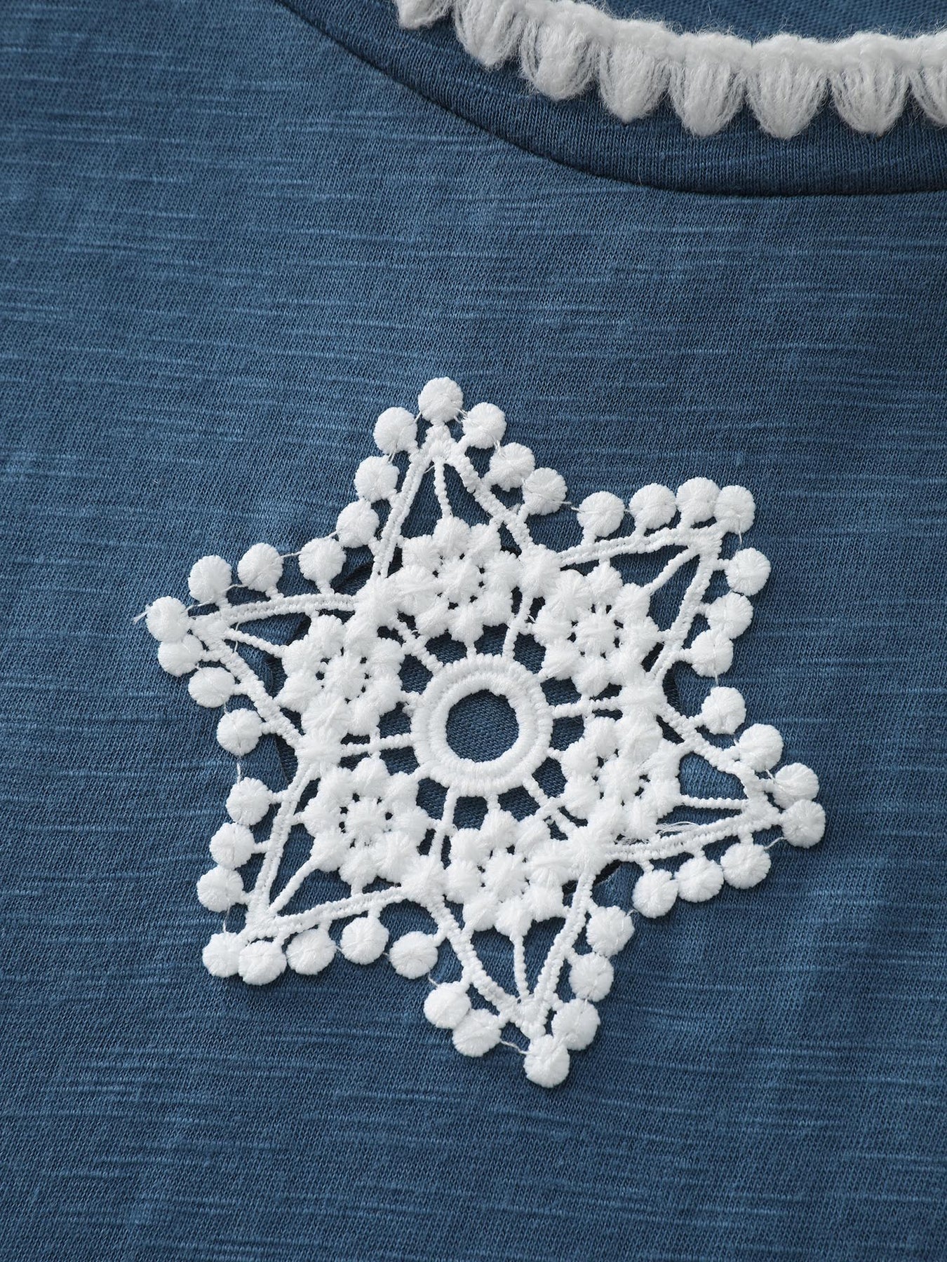 Star Motif Cut-Out Round Neck T-Shirt – BloomChic