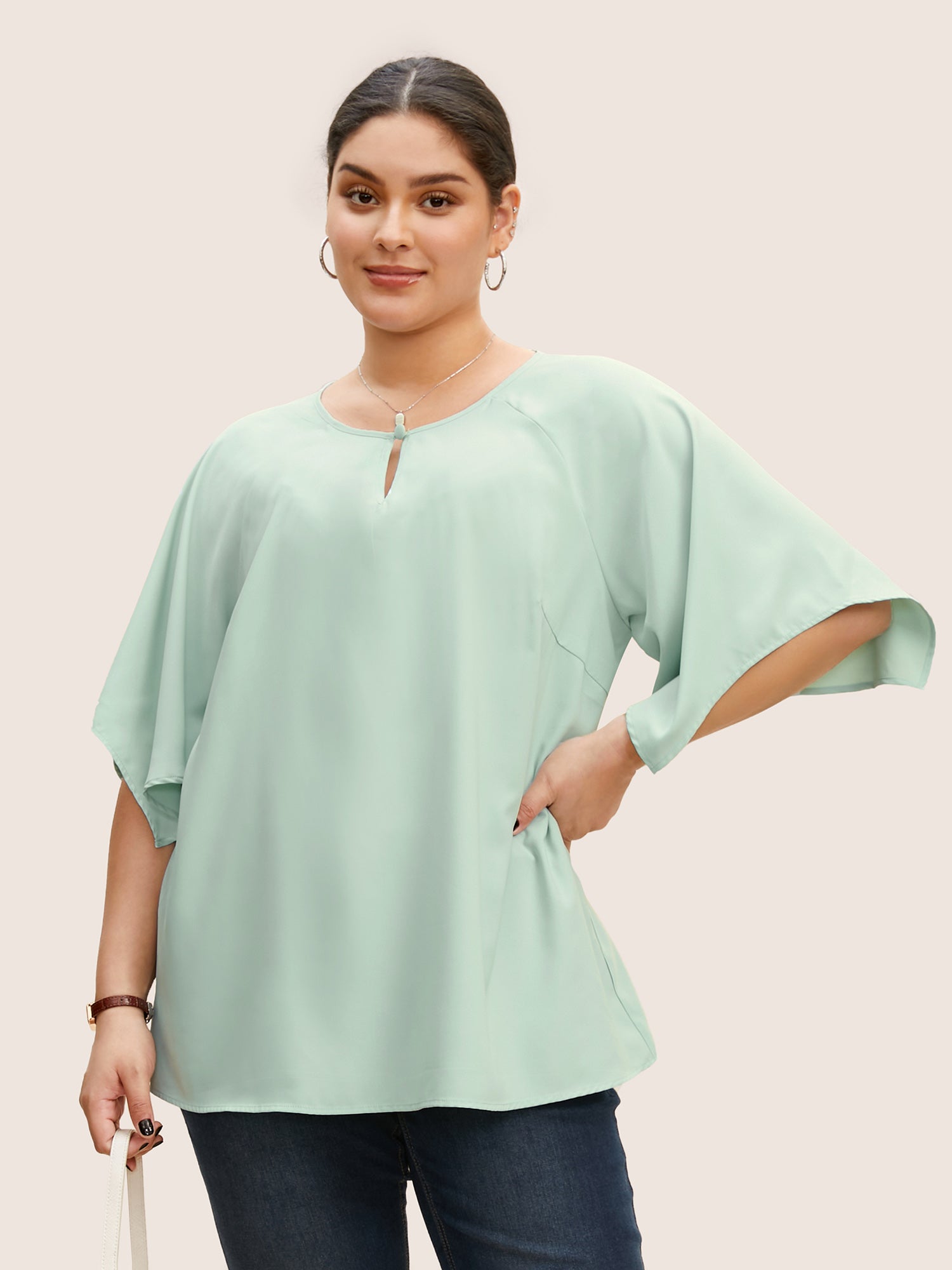 Solid Raglan Sleeve Keyhole Button Up Blouse – BloomChic