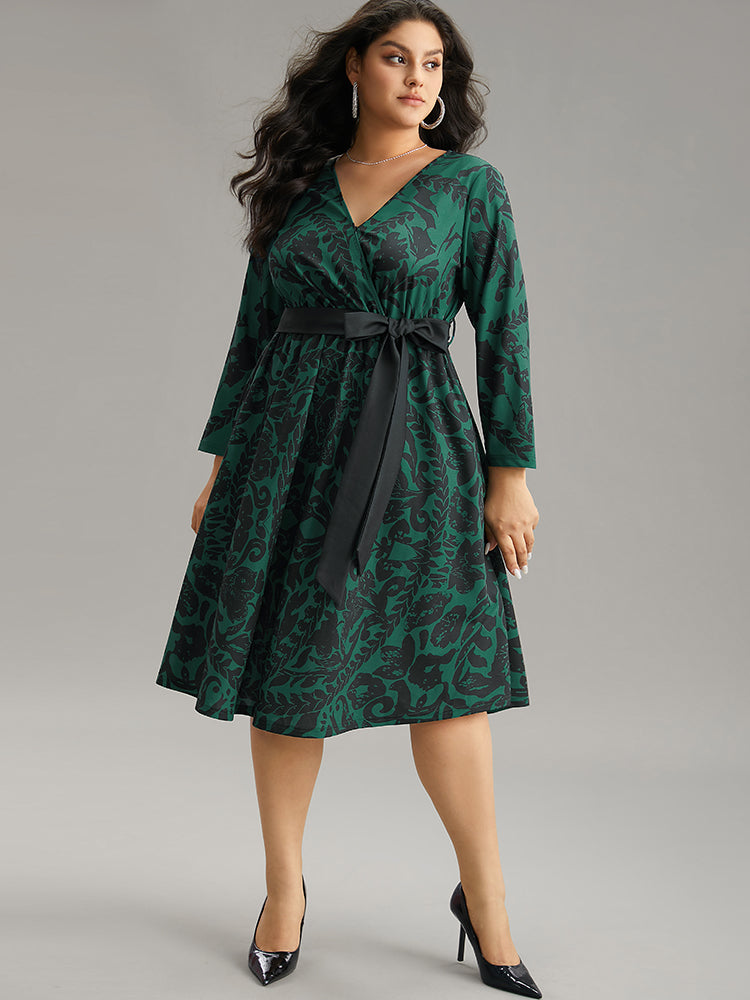 Silhouette Floral Print Belted Wrap Dress – BloomChic